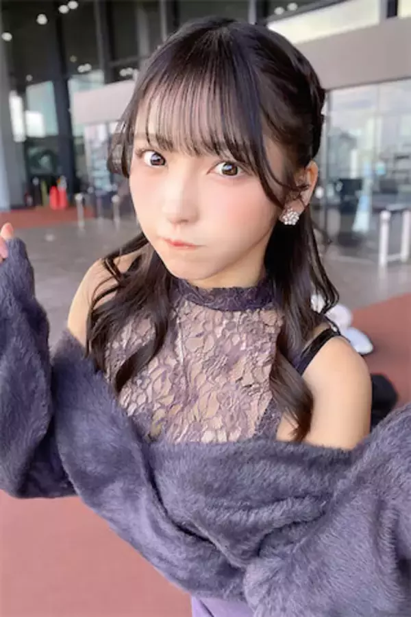 #2i2 十味、肌見え感があざとい彼女風ショットに「虜になりそうです」の声 (2023年12月8日) - エキサイトニュース