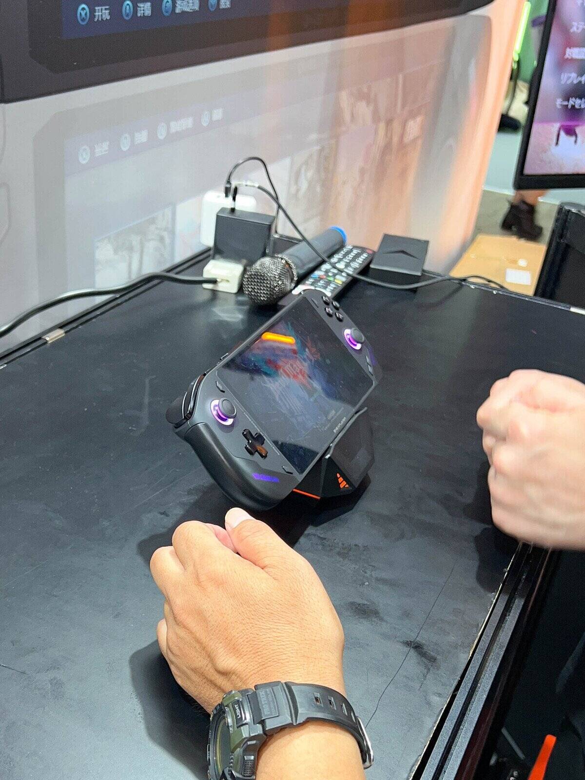 TGS2023の「ONEXPLAYER」ブースをレポート！現行機のAAAタイトルが遊べる携帯型ゲームPC「ONEXFLY」「ONEXPLAYER 2 Pro」が登場！ (2023年10月6日 ...