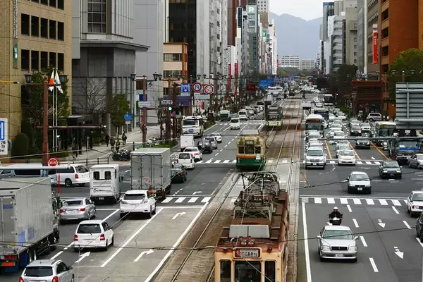 「運転手泣かせのバス停」そんな“バスベイ”は埋めてしまえ!? 広島ど真ん中の国道で“あえて廃止”した結果 - エキサイトニュース