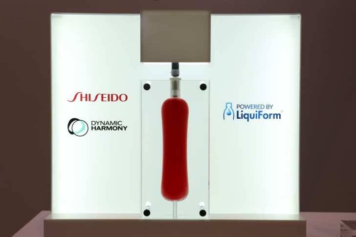 サステナブルで美しく 資生堂の新技術「LiquiForm®」がすごい！従来のつけかえ容器に比べ約7 0％のCO 2排出量を削減 (2022年 ...