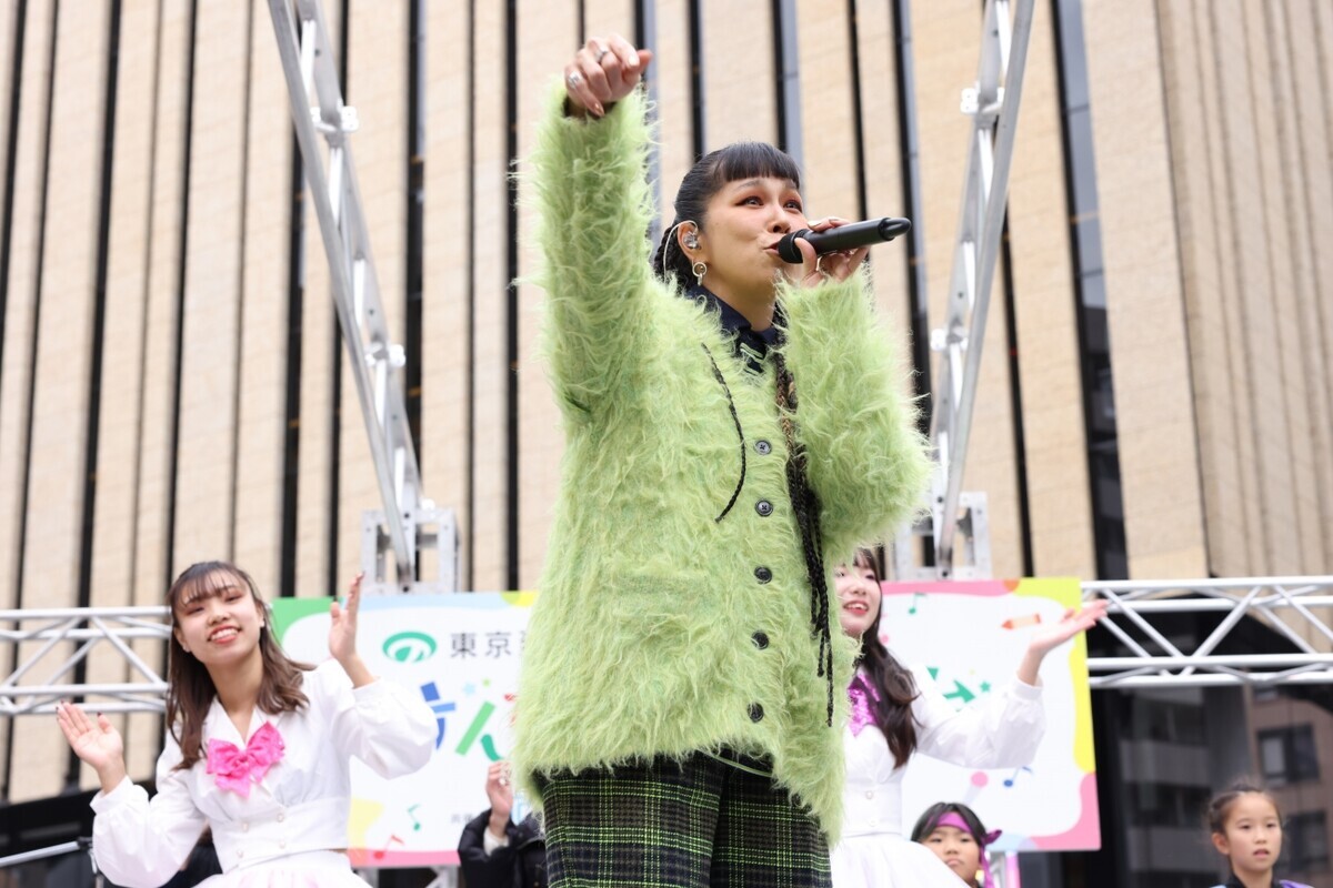 誰もが主役になれる街を目指す注目のスポット“Hareza(ハレザ）池袋”でイベント「みんなのハレ舞台 with AI」が開催。AIさんも登場して生歌唱！【編集部がリアルに体験！ Vol.5 ...